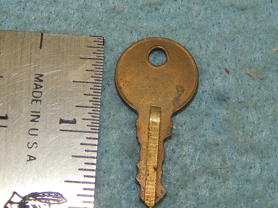 vintage coin operator key: Pace Manufacturing - 1769 (Illinois) | eBay