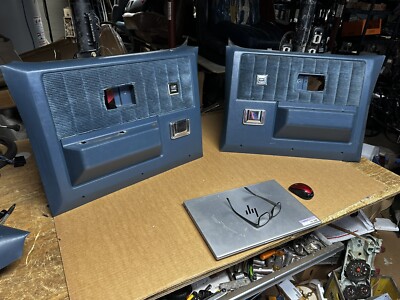 81-91 CHEVY GMC SUBURBAN CREW CAB TRUCK C10 K5 K10 C20 K20 BLUE REAR DR ...