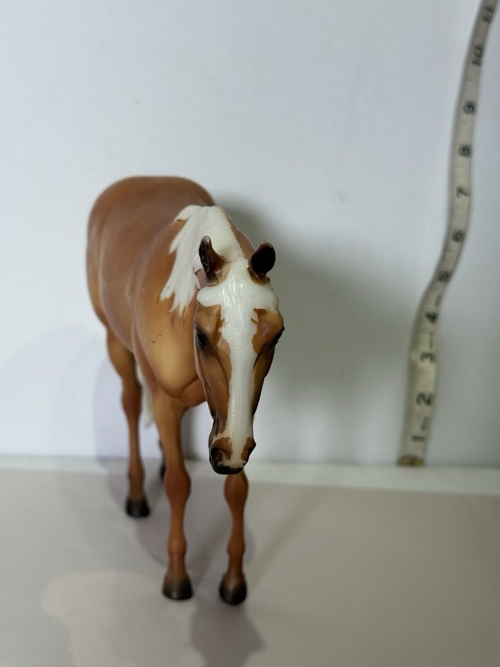 Breyer Horse Chestnut w Flaxen Mane Tail Classics Scale Plastic Model ...