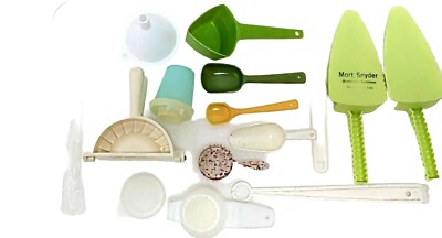 Lot of 16 Vtg Plastic Kitchen Utensils & Tools Measuring Scoops/Spoons ...