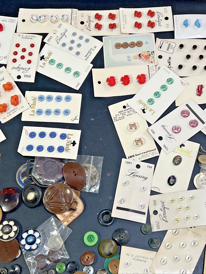 Large Lot Vtg Buttons on Cards & Loose Glass MOP Metal Plastic Kids ...
