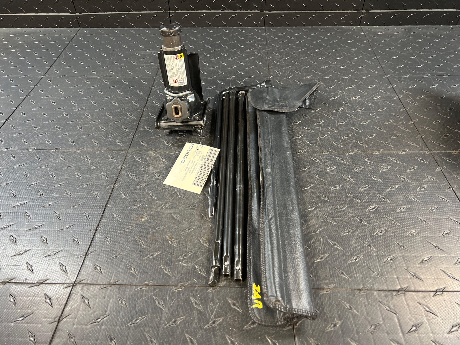 2007 - 2010 Chevy Silverado 2500 OEM Jack Assembly & Tools | eBay