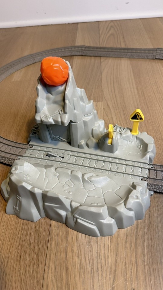 2012 Thomas & Friends TrackMaster Runaway Boulder W/ Sir Handel 2011 ...