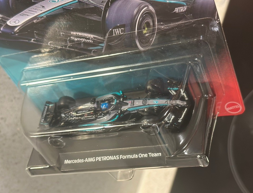 Hot Wheels 2025 F1 Mercedes-AMG Petronas Formula One Team #63 George ...