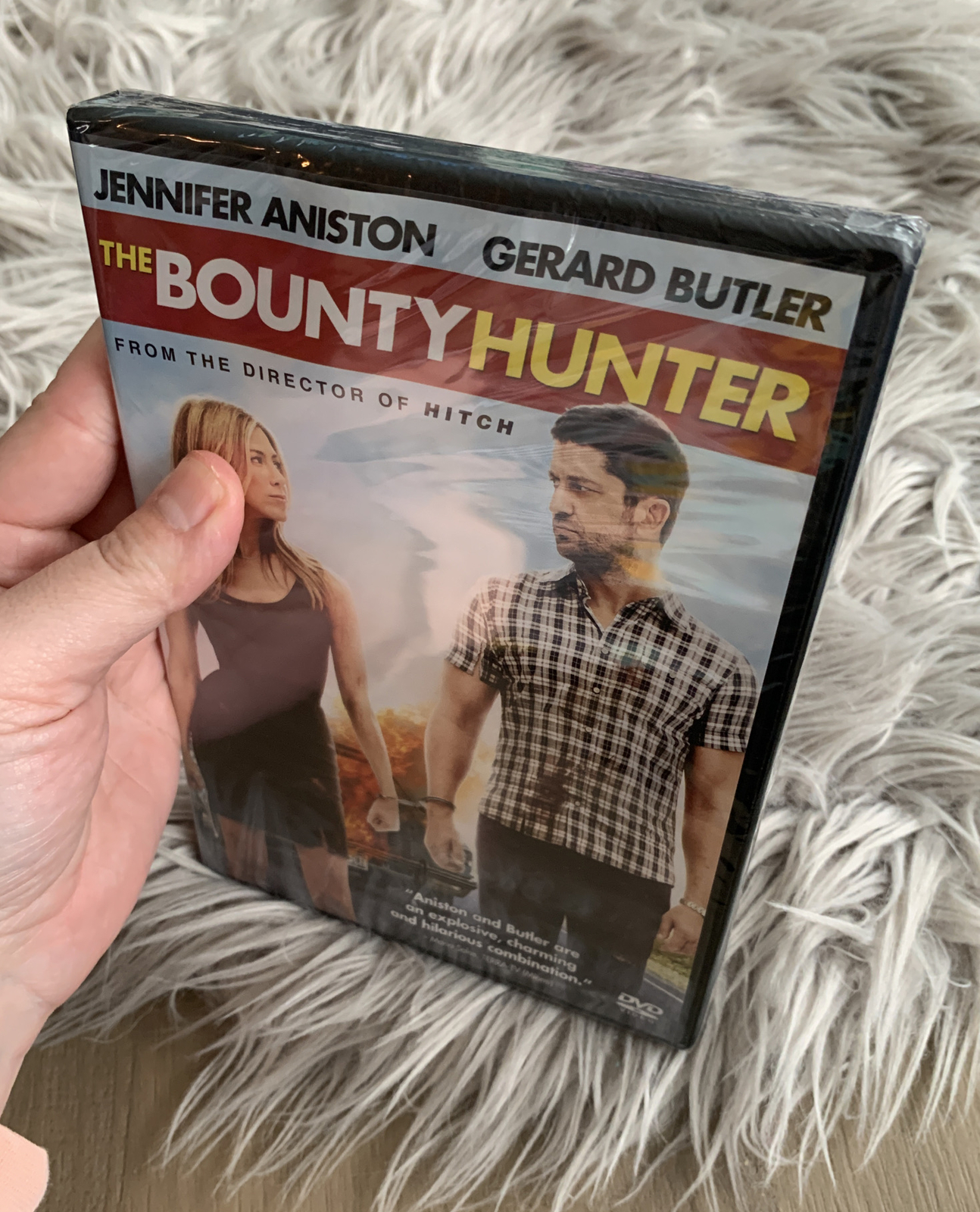 Gerard Butler Jennifer Aniston Finger