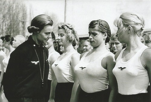 WW II German Photo -- The League of German Girls,,, | eBay