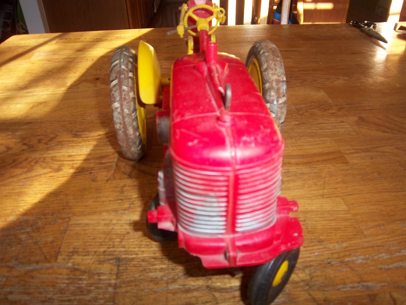 Battery Operated farm toy tractor in fair/good condition in 1/16th ...