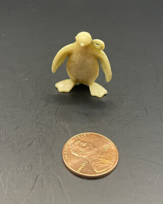 1950 CRACKER JACK PRIZE PENGUIN DEEP DRAWN STAND UP PLASTIC Blue Charm ...
