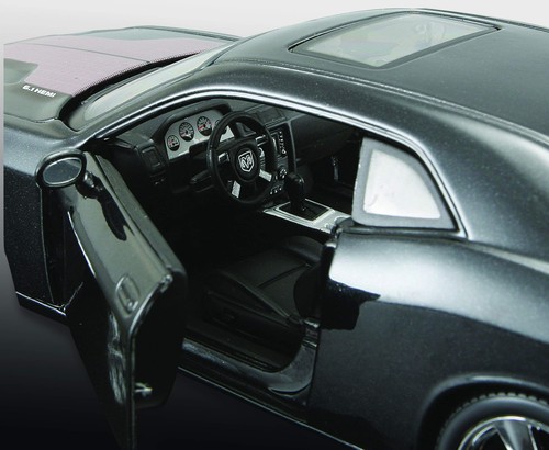 1:24 Scale Assembly Line 2008 Dodge Challenger SRT8 Diecast Model Kit ...