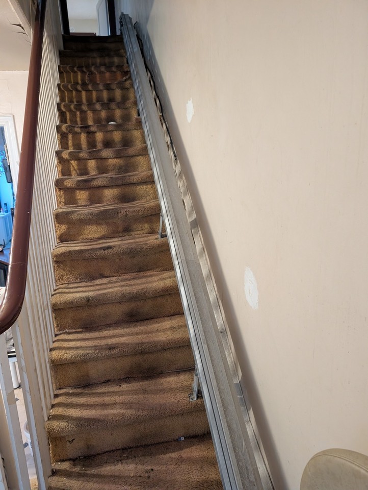 AmeriGlide Used Rave Stair Lift One specific feature that sets the Rave ...