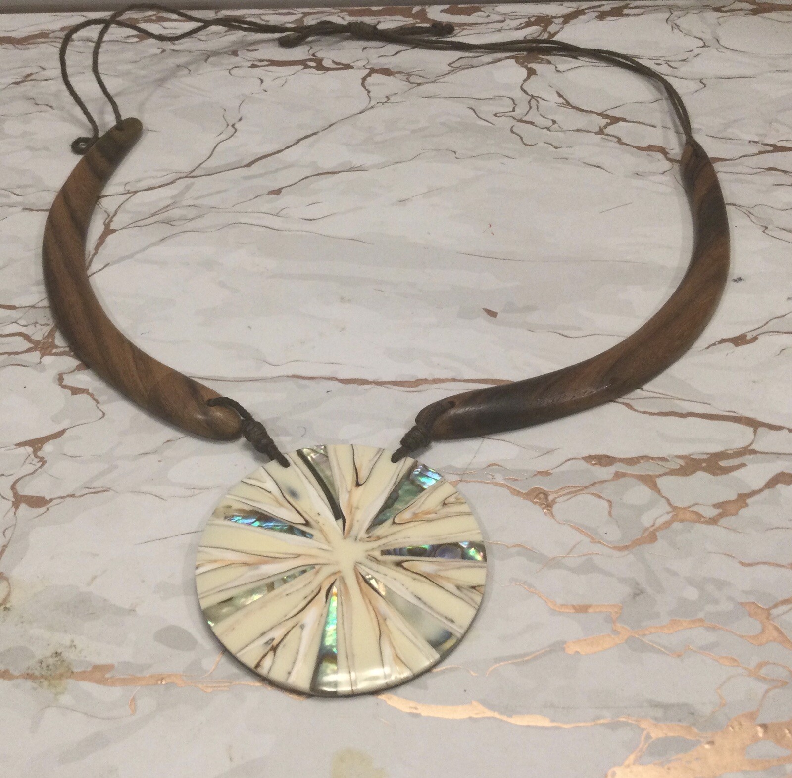 Vintage Handmade Teak Wood Beige Shell Abalone Pendan… - Gem