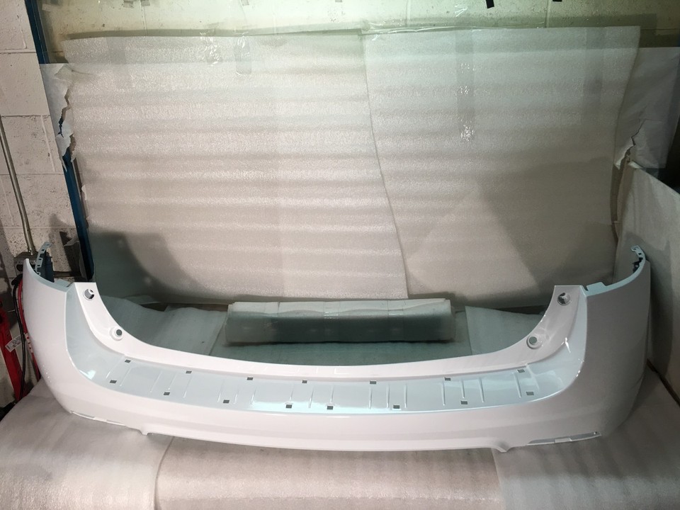 2010-2015 CHEVY EQUINOX REAR BUMPER COVER OEM PAINTED WHITE 23260231 | eBay