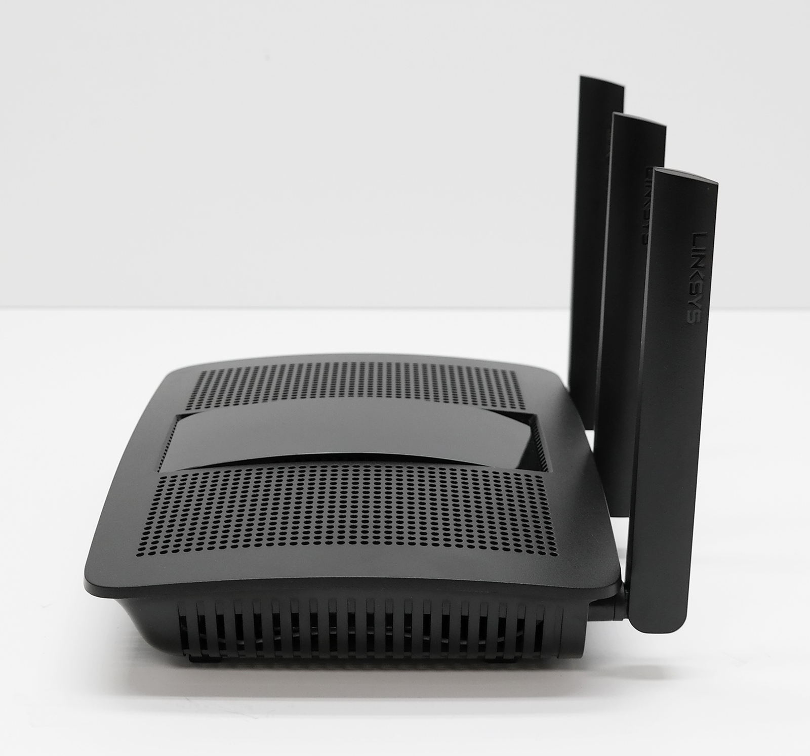 Linksys EA7450 Max-Stream Dual-Band AC1900 Wi-Fi 5 Router 745883784301 ...