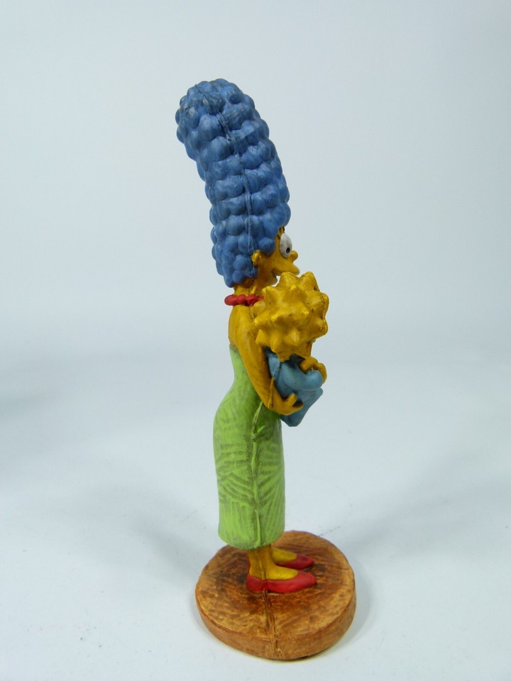 Dark Horse Deluxe The Simpsons Marge Simpson Yoe! Studio Statue w/ Pin ...