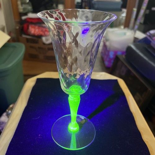 8” Uranium Stemmed Water Goblet | eBay