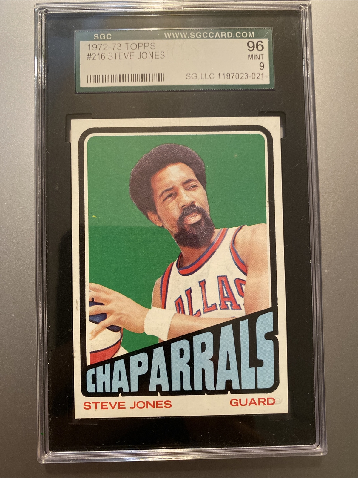 1972-73 TOPPS # 216 STEVE JONES SGC 96 HIGHEST GRADE POP 4 OLD GREEN ...
