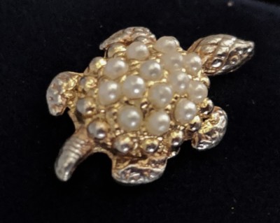 Ballou Turtle Lapel pin Gold Tone with Pearl look accents | eBay