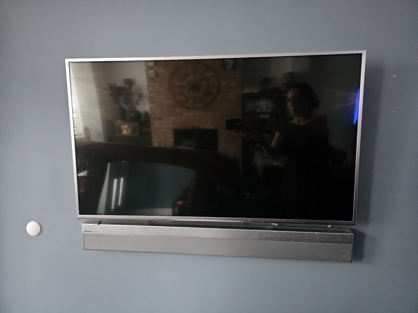 Panasonic TX-L47ET60B 47" Smart VIERA LED TV Silver Good Condition ...