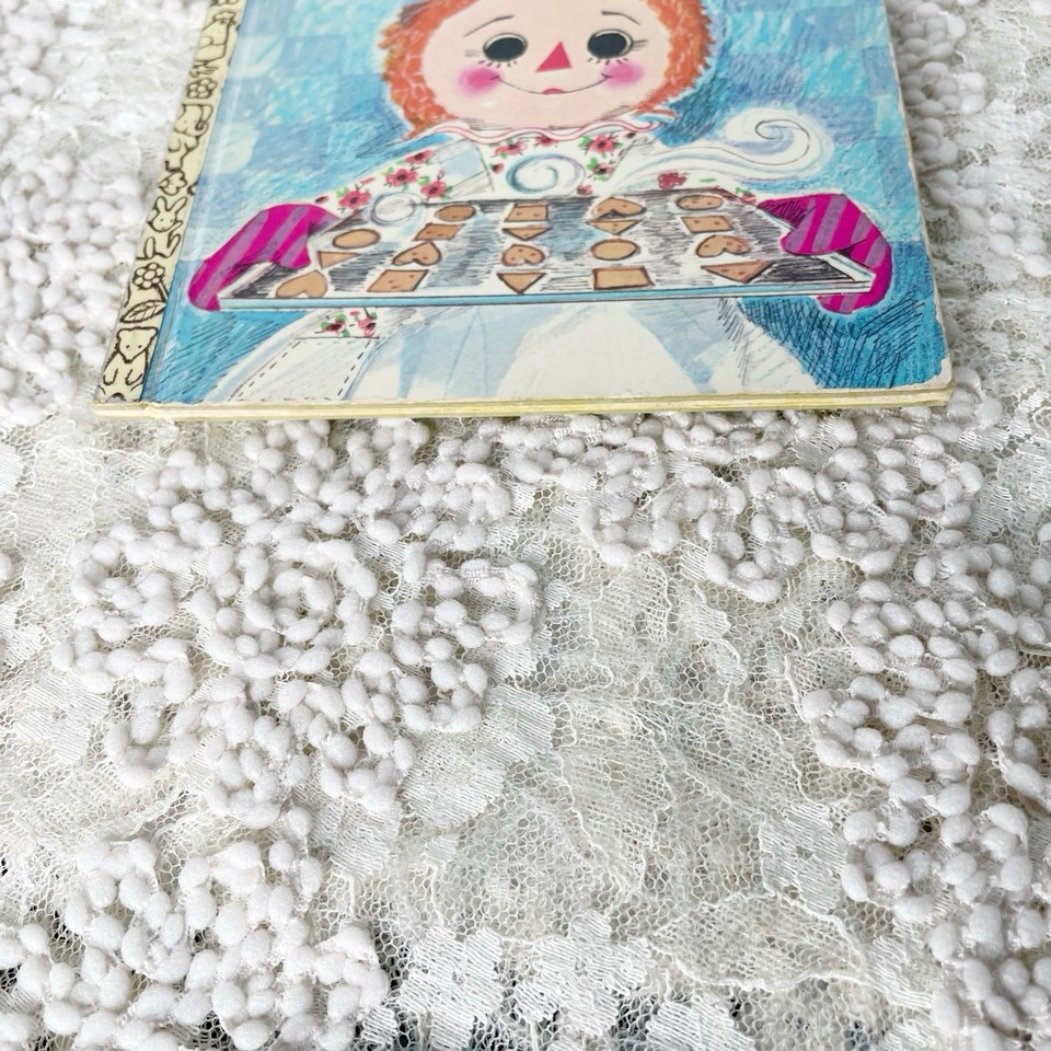 Little Golden Book Raggedy Ann & Cookie Snatcher-Barbara Shook Hazen ...