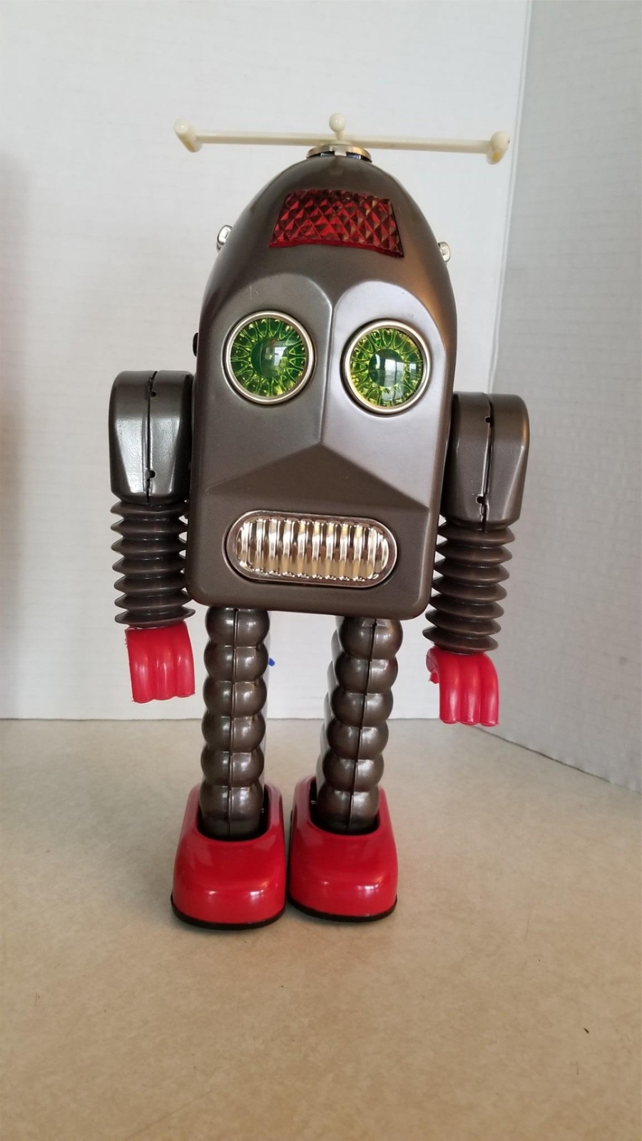 Thunder Robot 11.5" Tin Battery Operated New In Box Shelf Up1 | eBay UK