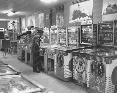 Arcade Woodrail Pinball Games 1950's Vintage 8x10 Reprint Of Old Photo ...