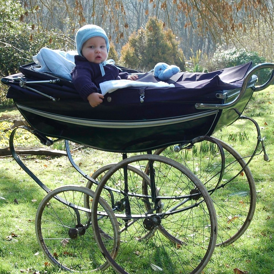 Vintage Silver Cross Balmoral CoachBuilt Pram – ss Balmoral Pram - Navy ...