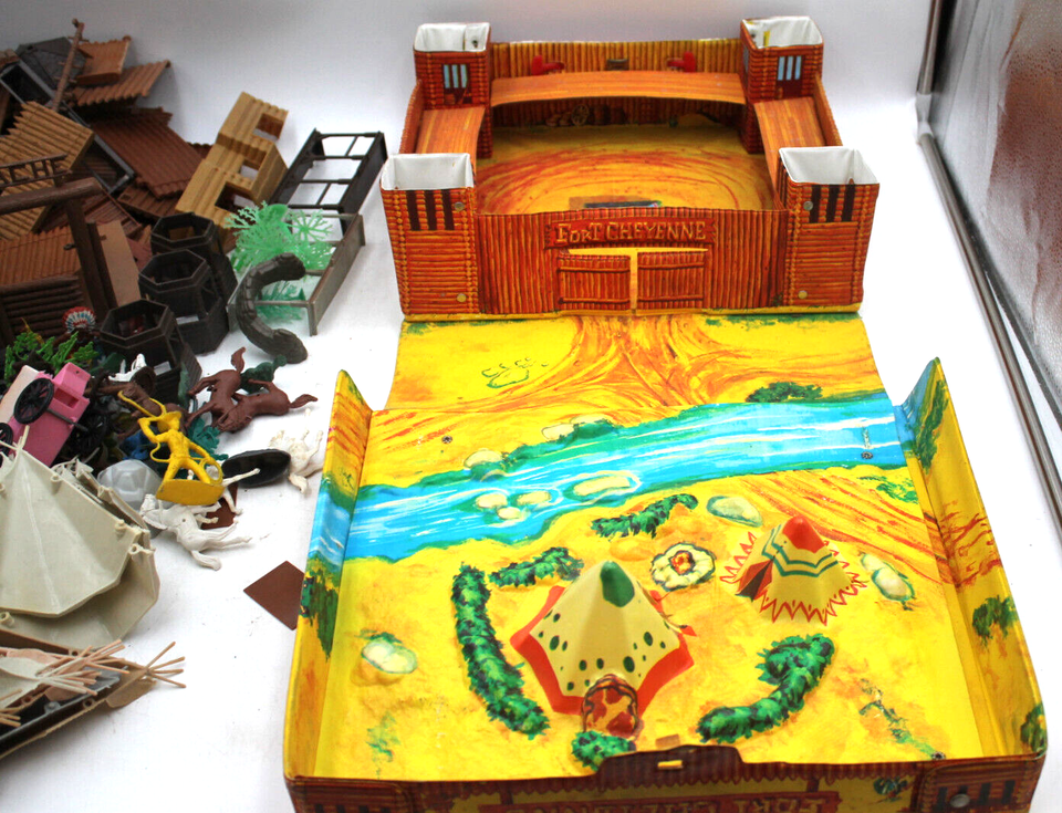 Vintage Toy FORT CHEYENNE Western Fort Play Set Cowboys Indians Wild ...
