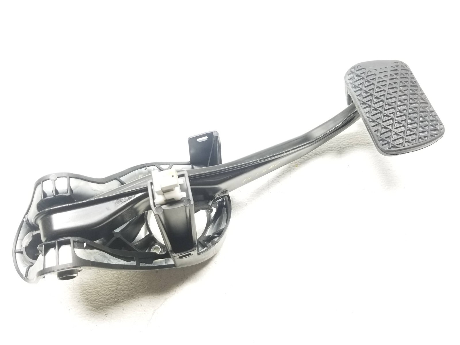 12 13 14 MERCEDES-BENZ C300 BRAKE PEDAL 2042902001 OEM | eBay