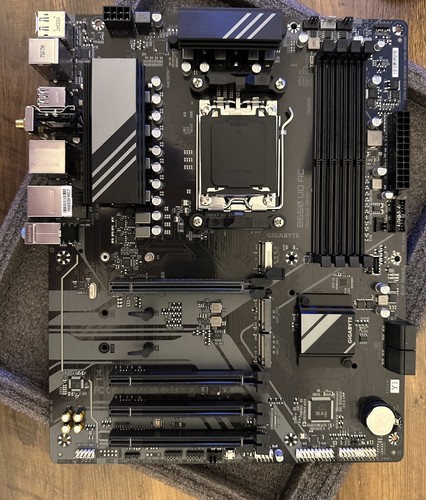 Motherboard GIGABYTE B650 UD AC (rev. 1.0) AM5 LGA 1718 AMD B650 ATX Style Mobo | eBay