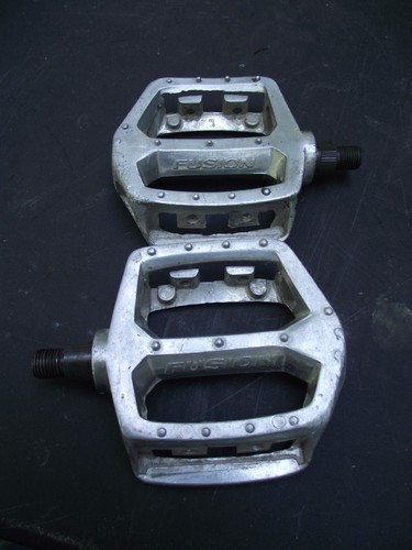 Haro Fusion Pedals 1/2” mid School BMX bike Silver platform | eBay