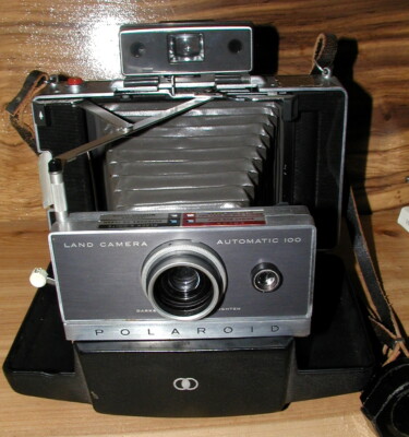 Vintage Polaroid Land Camera, Model Automatic 100, Leather Strap Mint ...