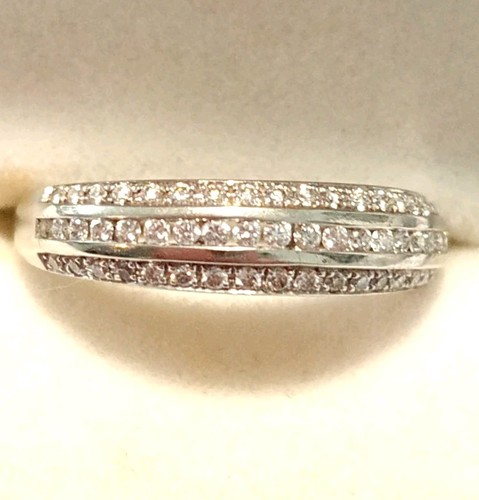 **9ct 375 WHITE GOLD & DIAMONDS**Wedding ,Dress,Engagement,Anniverary ...