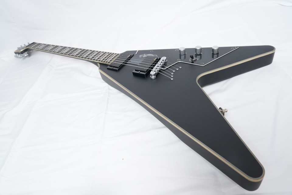SCHECTER PLATINUM Series V-1 Satin Black Flying V w/EMG PU excellent ...