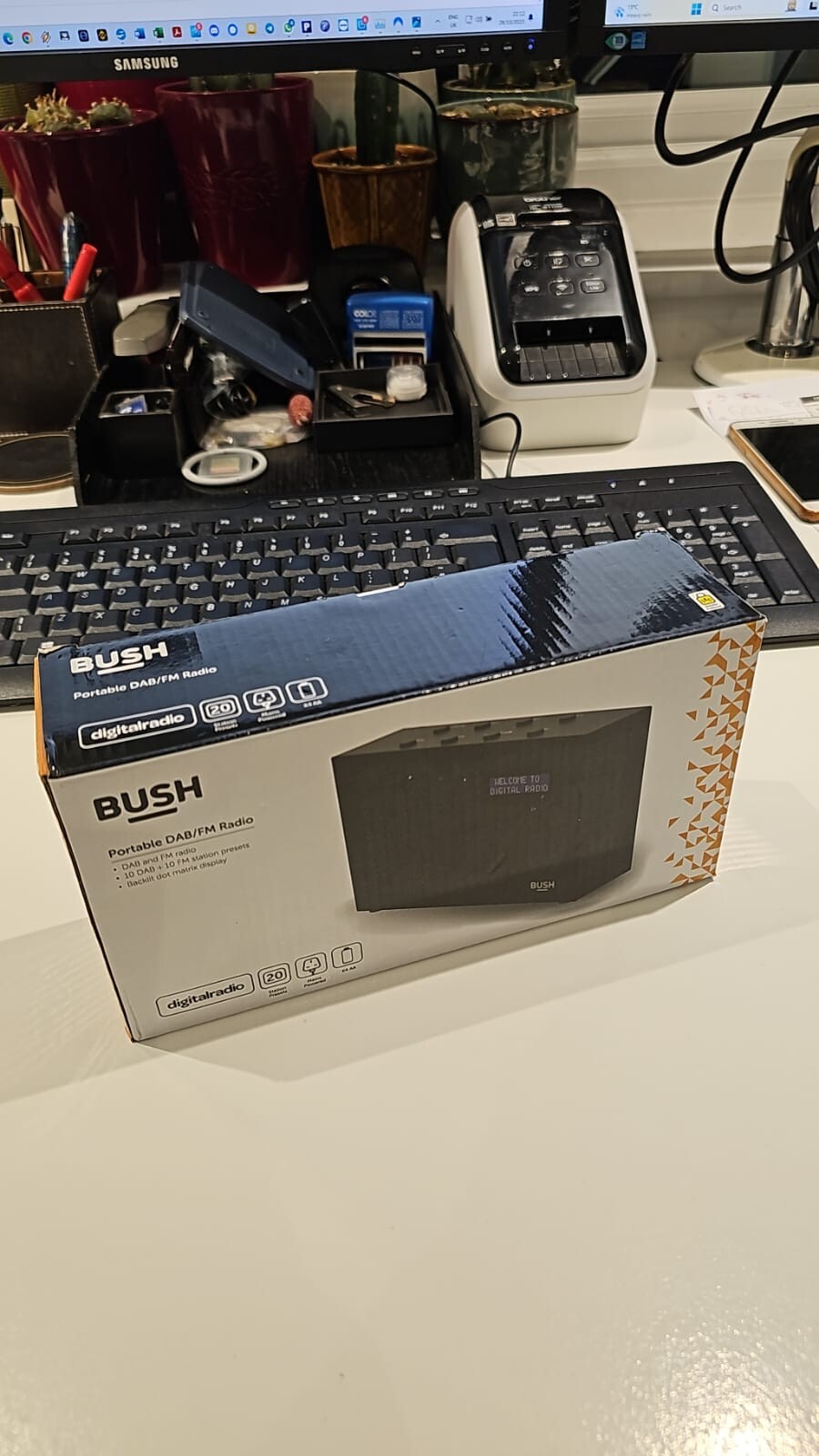 BUSH PORTABLE 824/2303 DAB/FM RADIO MAIN OR BATTERY POWERED LCD DISPLAY ...