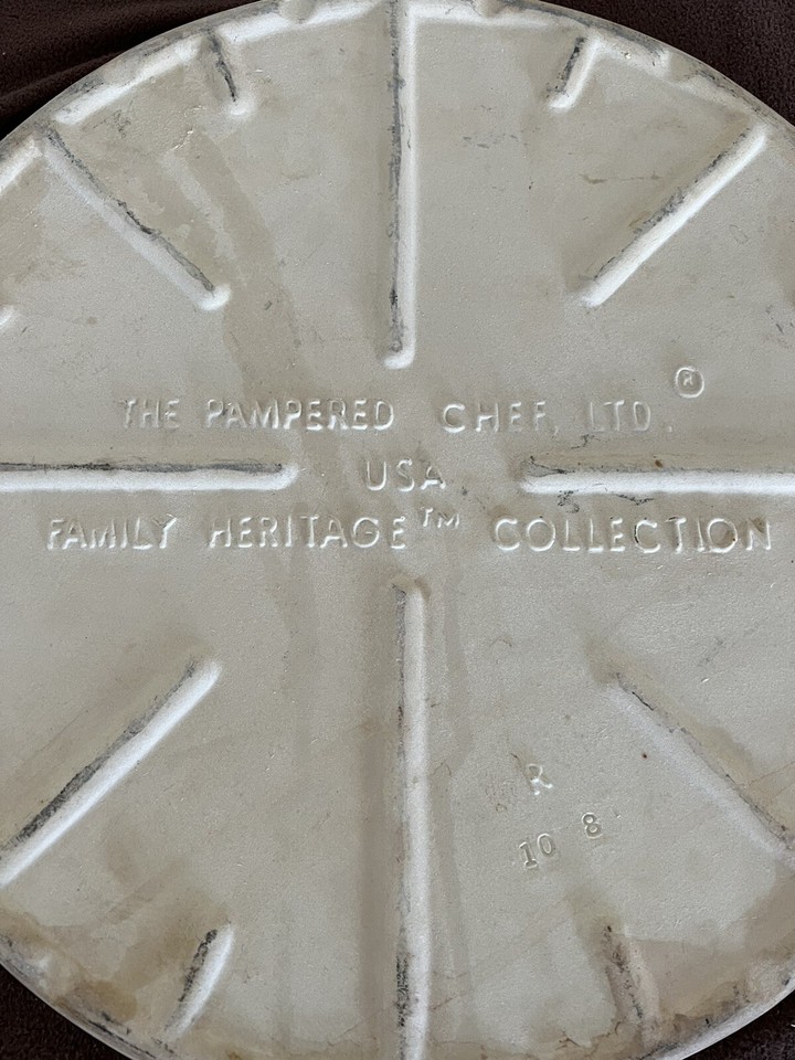 Pampered Chef 15 in. Round Baking Stone Pizza Stoneware Family Heritage ...