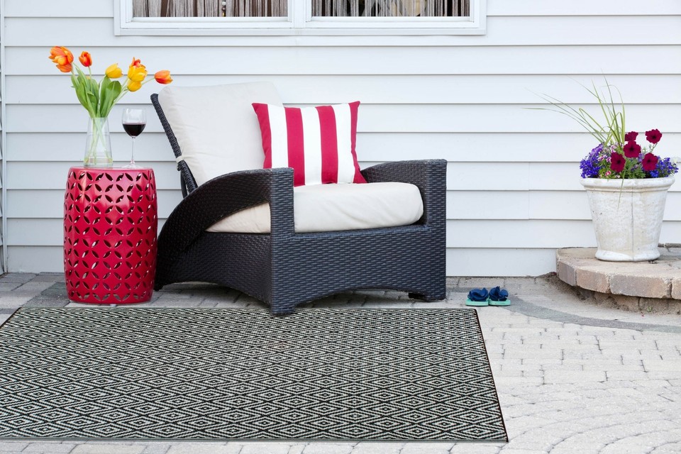 Black White Geo Diamonds 4 x 6 ft Outdoor Patio RV Mat Reversible Rug ...