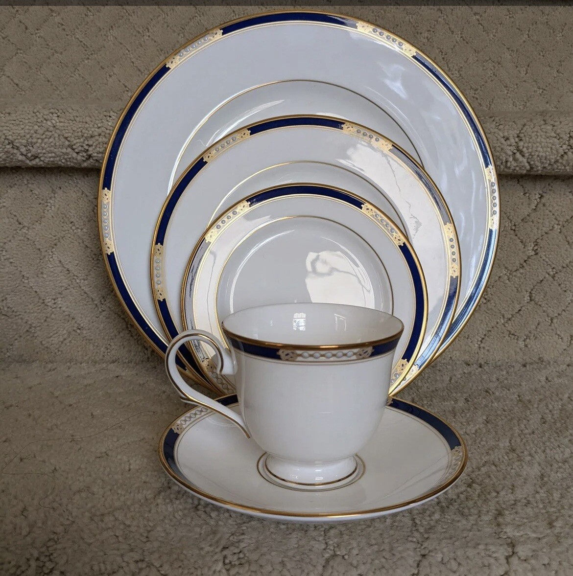 Lenox China Dinnerware for sale | Only 4 left at -75%