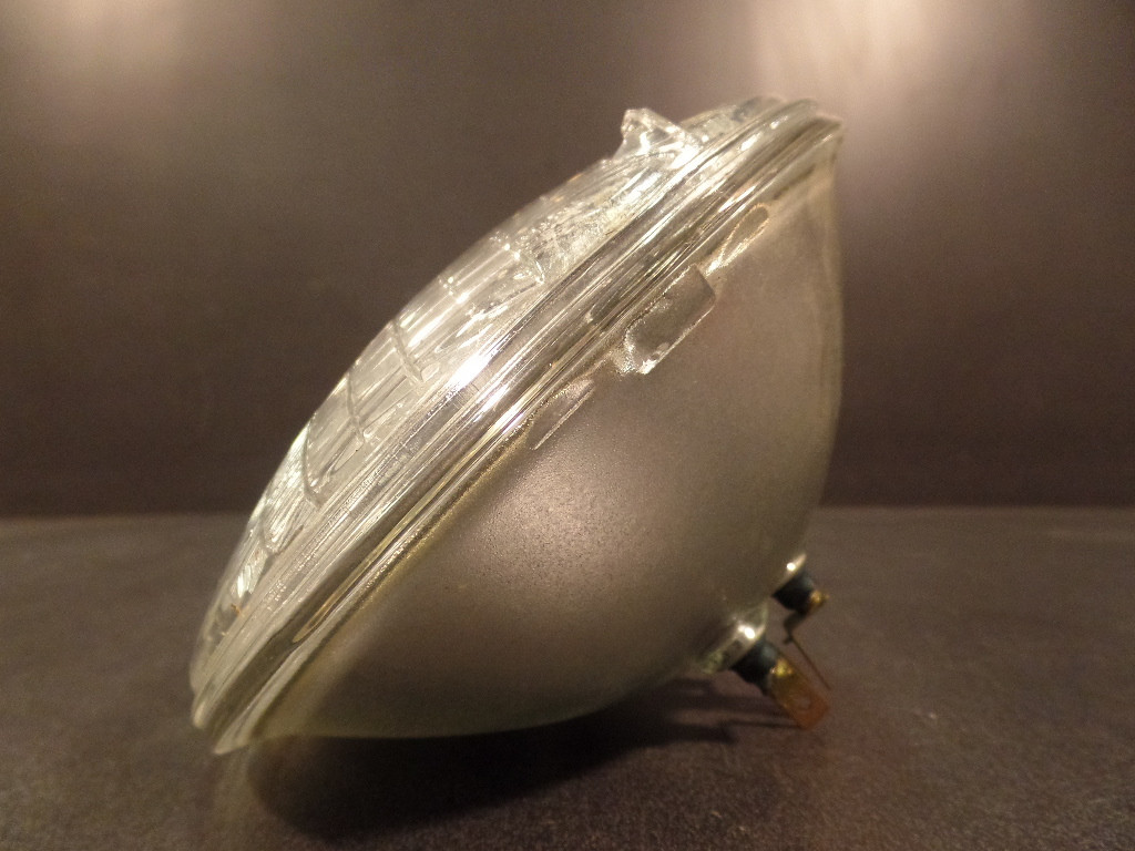 WAGNER HEADLIGHT HEAD LIGHT W14 2D1 28V 4458 DOTM95 50/50W 05 | eBay