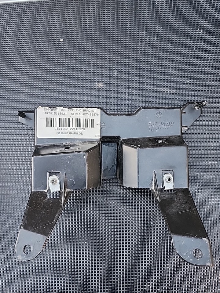 99-07 Chevy Silverado Full Length Center Console Bracket 15118821 OEM ...