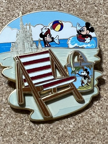 2005 Disney Pin Mickey & Minnie Mouse Playing at the Beach #PP39595 | eBay