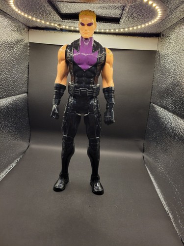 Hawkeye 11 Inch Action Figure Marvel Avengers Assemble Titan Hero ...