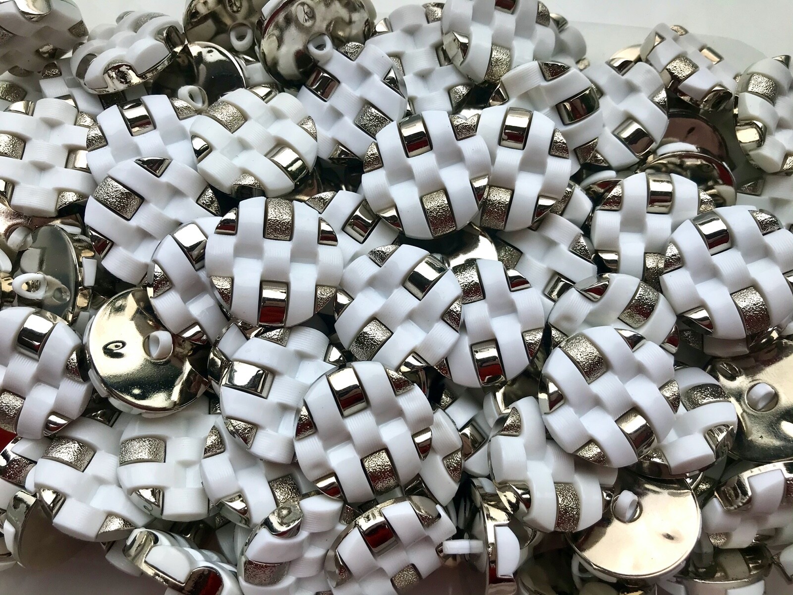 25mm 40L White & Silver Geometric Shank Dress Jacket Coat Button ...