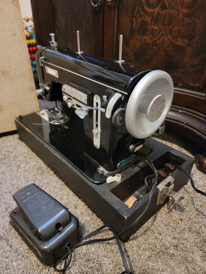 Vintage SEWMORE Model 900 Zig-Zag Portable Sewing Machine w/Floor Pedal ...