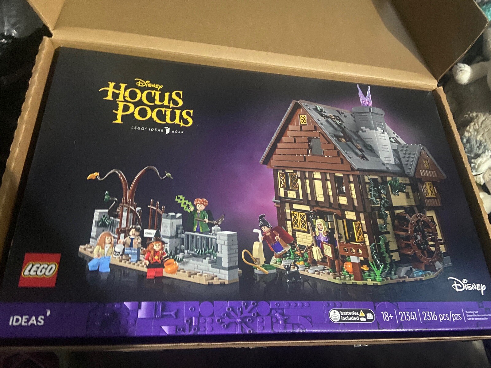 LEGO Ideas: Disney Hocus Pocus The Sanderson Sisters' Cottage 21341 ...