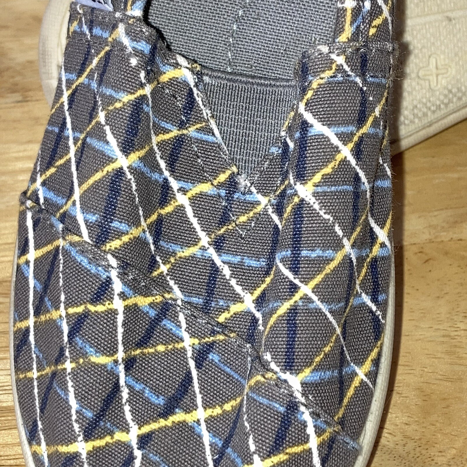 Kids Youth TOMS Classic Canvas Slip On Shoe Geometric Pattern Size Y 13 ...