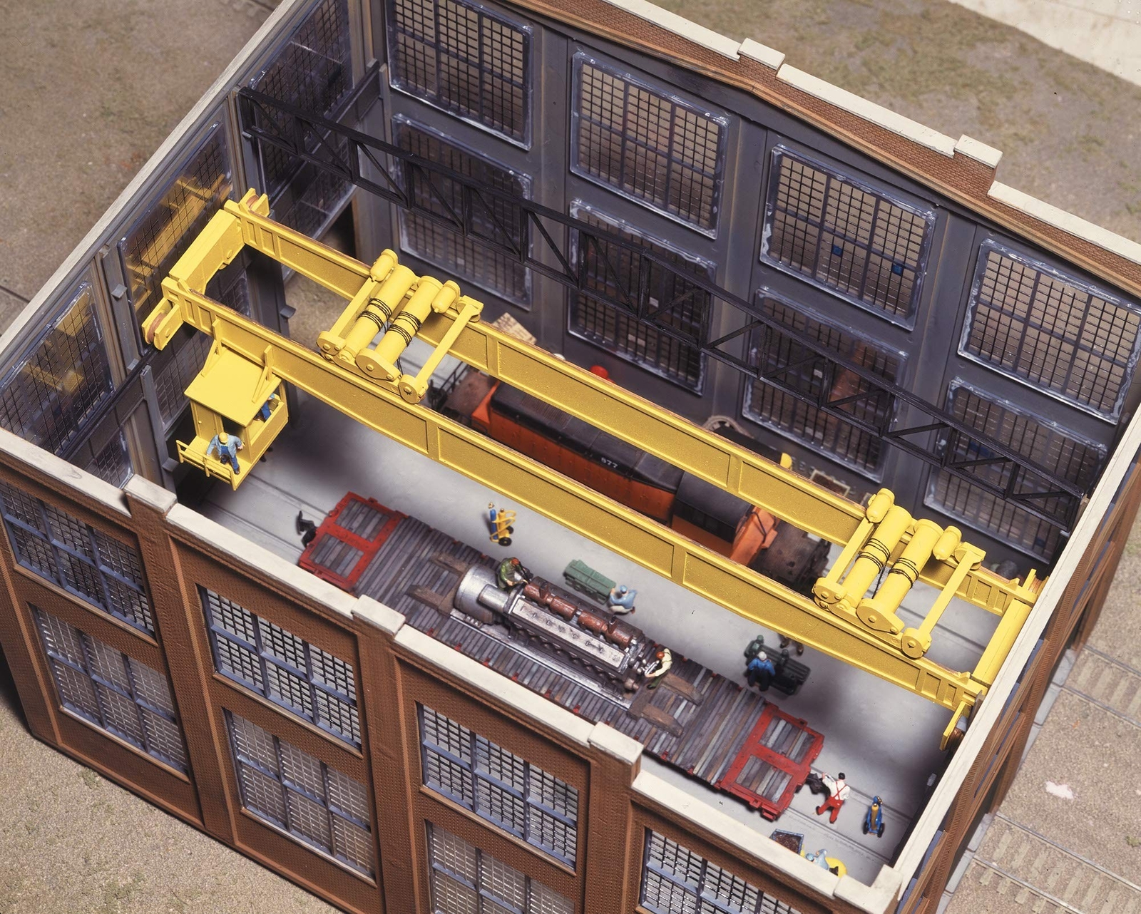 Walthers Cornerstone HO Scale Heavy Duty Overhead Crane Structure Kit ...