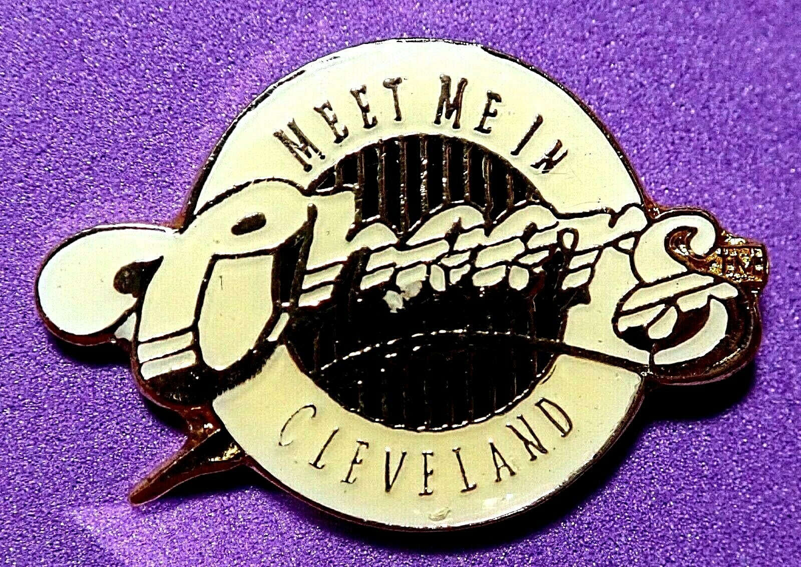 RARE BEAUTIFUL VINTAGE PIN BADGE "MEET ME IN CHEERS" CLEVELAND OHIO | eBay