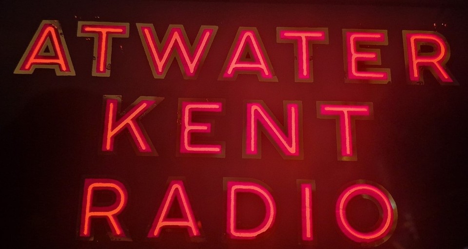 ANTIQUE ATWATER KENT RADIO REVERSE PAINTED GLASS LIGHTED ADVERTISING ...