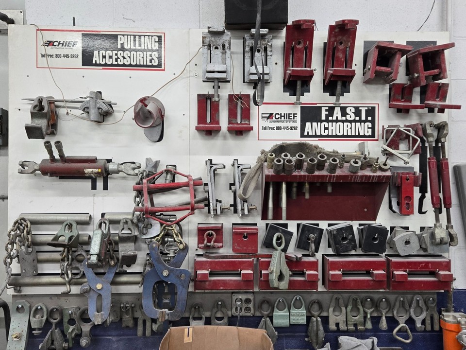 Chief Titan 5 Tower Frame Straightening Machine 10,000lbs Capacity | eBay
