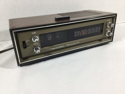 Vintage Realistic Chronomatic-106 Flip Clock AM FM Radio Model 12-1496 ...